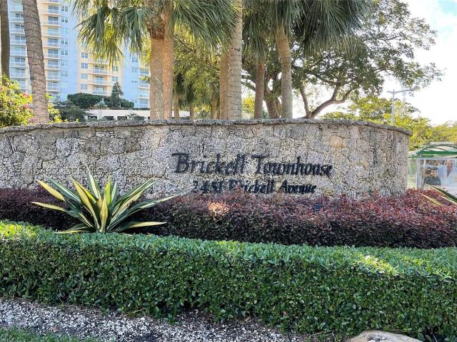 Luxury apartment complex for rent in Miami, Florida