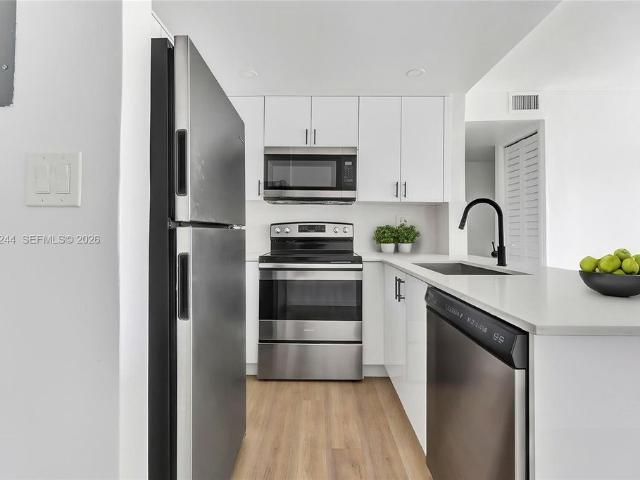 Luxury apartment complex for rent in Miami, Florida