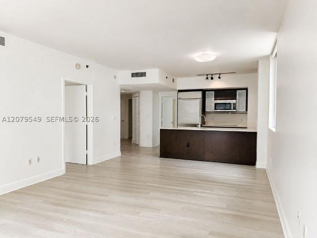 Luxury apartment complex for rent in Miami, Florida