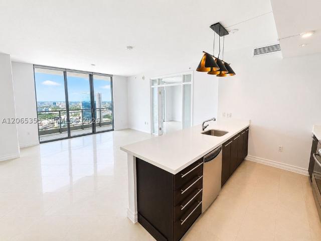 Luxury apartment complex for rent in Miami, Florida