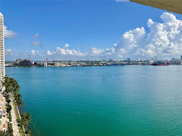 Luxury apartment complex for rent in Miami, Florida