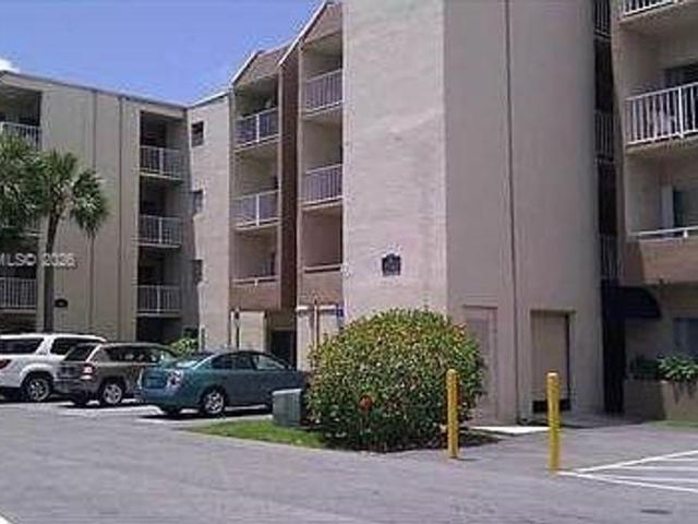 Luxury apartment complex for rent in Miami, Florida