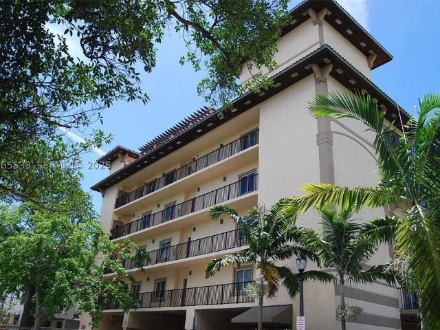 Luxury apartment complex for rent in Miami, Florida