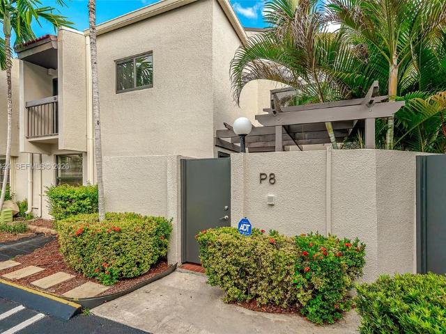 Luxury apartment complex for rent in Miami, Florida
