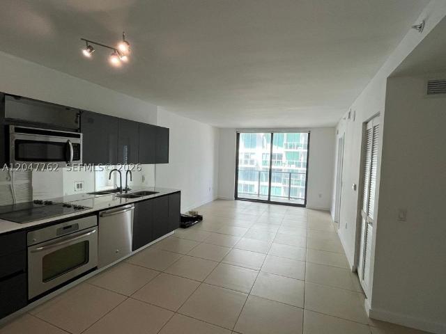 Luxury apartment complex for rent in Miami, Florida