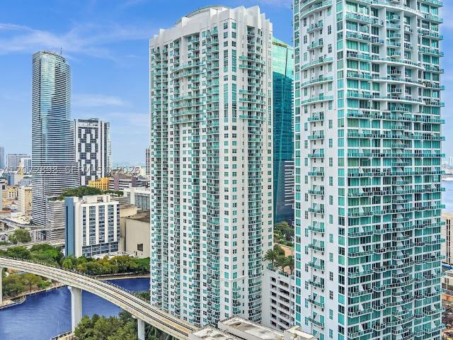 Luxury apartment complex for rent in Miami, Florida