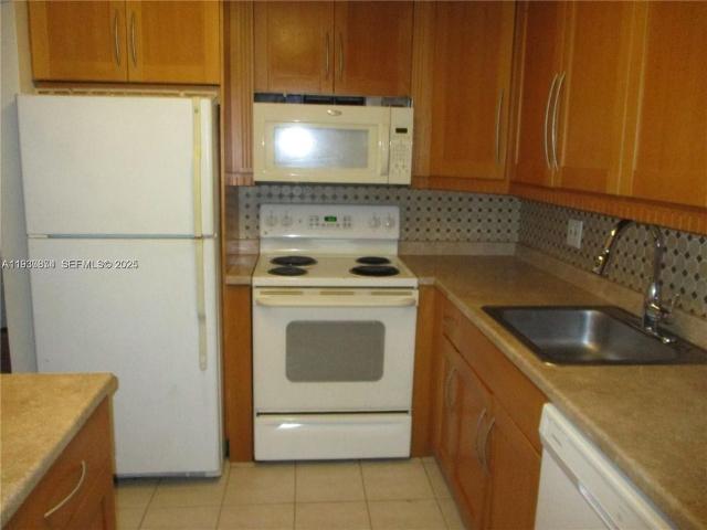 Luxury apartment complex for rent in Miami, Florida