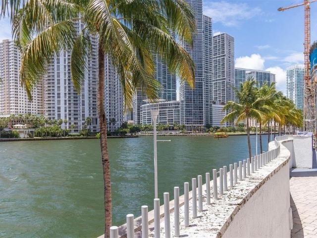 Luxury apartment complex for rent in Miami, Florida