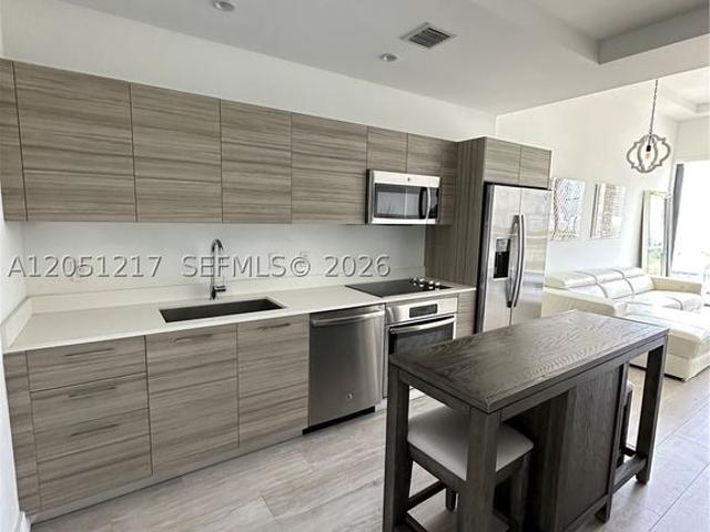 Luxury apartment complex for rent in Miami, Florida