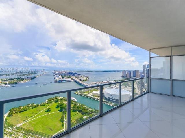 Luxury apartment complex for rent in Miami, Florida