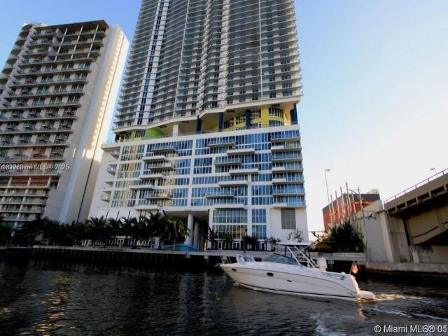 Luxury apartment complex for rent in Miami, Florida