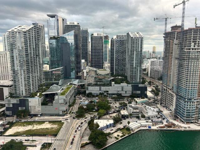 Luxury apartment complex for rent in Miami, Florida