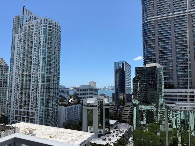 Luxury apartment complex for rent in Miami, Florida