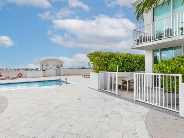 Luxury apartment complex for rent in Miami, Florida