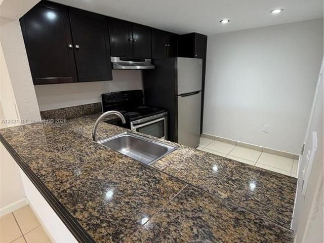 Luxury apartment complex for rent in Miami, Florida