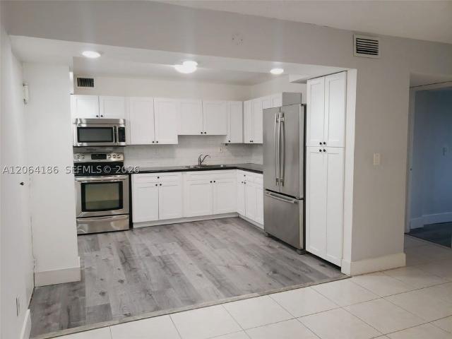 Luxury apartment complex for rent in Miami, Florida