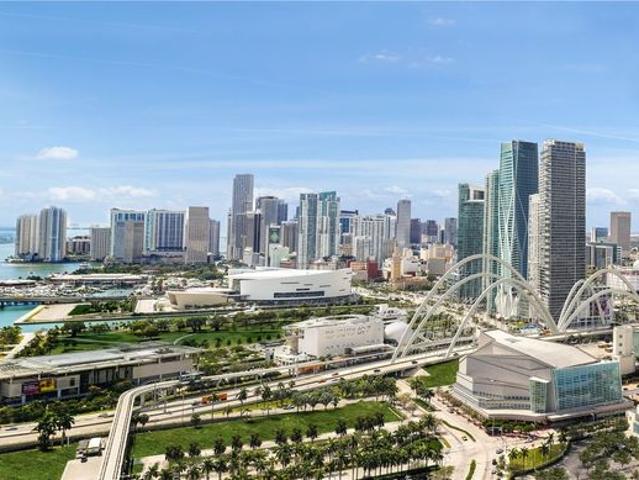 Luxury apartment complex for rent in Miami, Florida