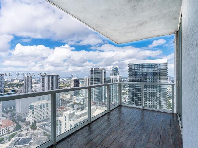 Luxury apartment complex for rent in Miami, Florida