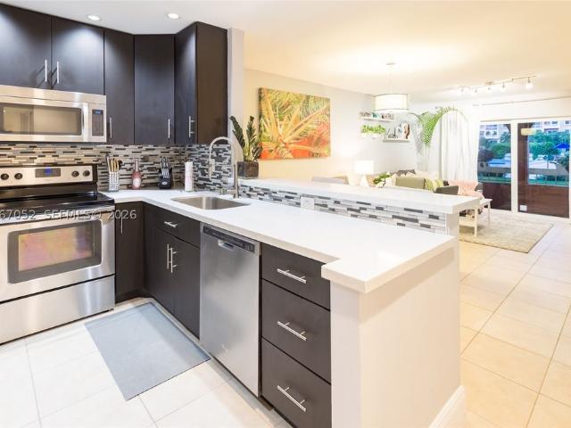 Luxury apartment complex for rent in Miami, Florida
