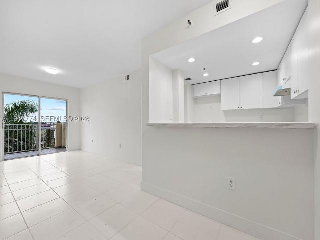 Luxury apartment complex for rent in Miami, Florida