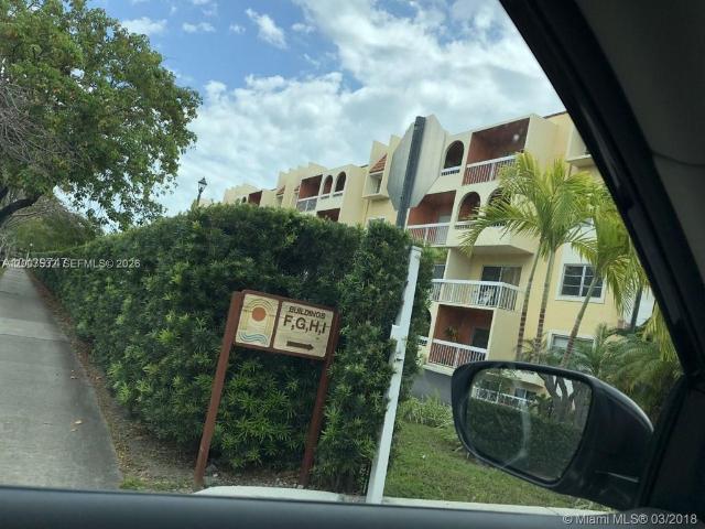 Luxury apartment complex for rent in Miami, Florida