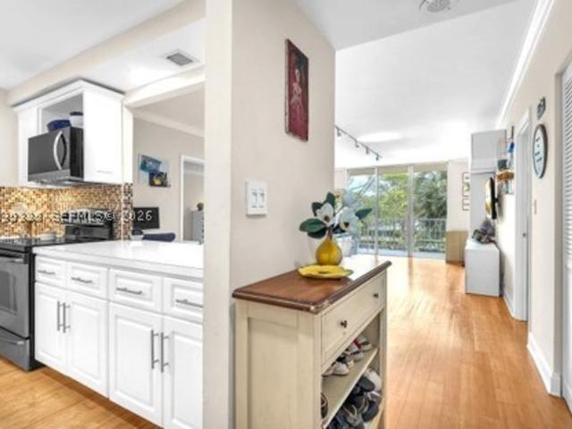 Luxury apartment complex for rent in Miami, Florida