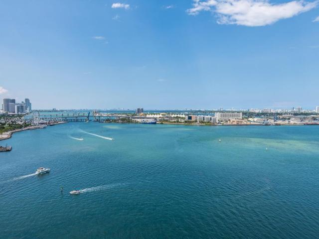 Luxury apartment complex for rent in Miami, Florida