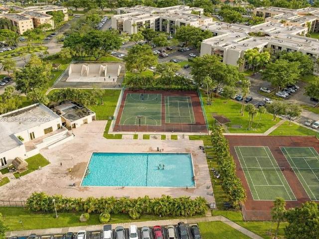 Luxury apartment complex for rent in Miami, Florida