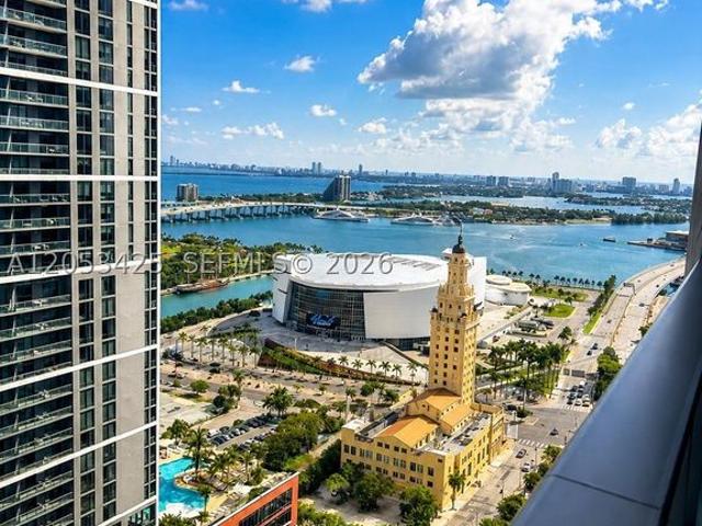 Luxury apartment complex for rent in Miami, Florida