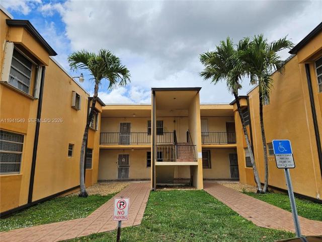 Luxury apartment complex for rent in Miami, Florida