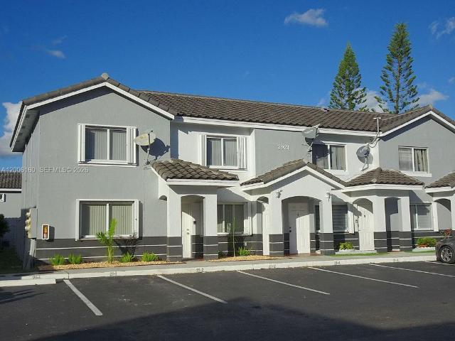 Luxury apartment complex for rent in Miami, Florida