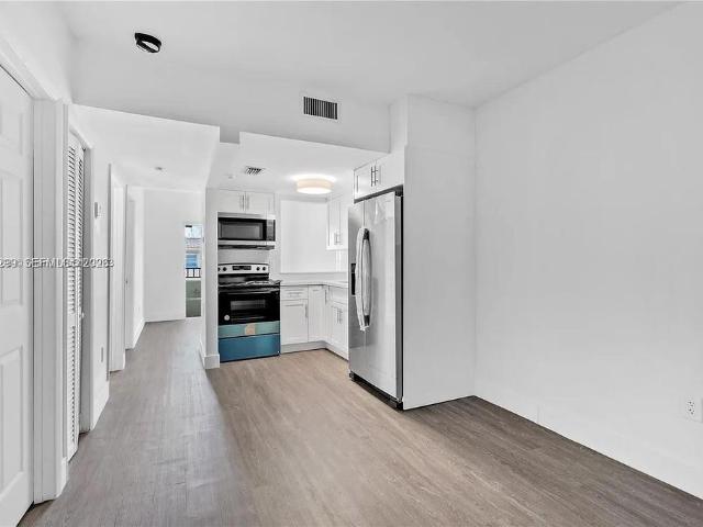 Luxury apartment complex for rent in Miami, Florida