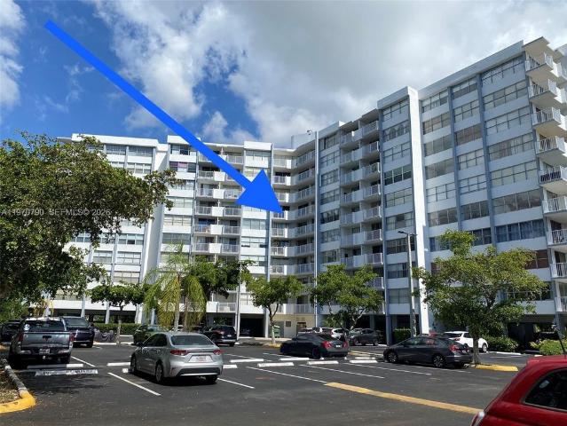 Luxury apartment complex for rent in Miami, Florida