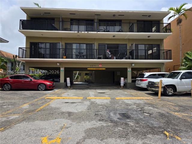 Luxury apartment complex for rent in Miami, Florida