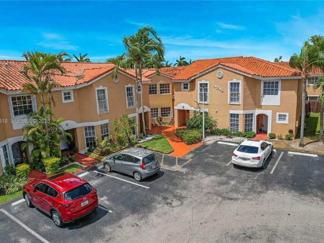 Luxury apartment complex for rent in Miami, Florida