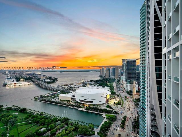 Luxury apartment complex for rent in Miami, Florida