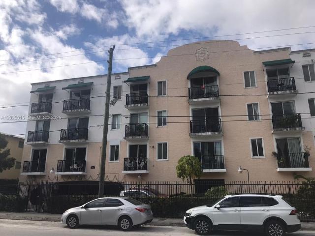 Luxury apartment complex for rent in Miami, Florida