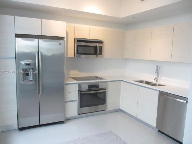 Luxury apartment complex for rent in Miami, Florida