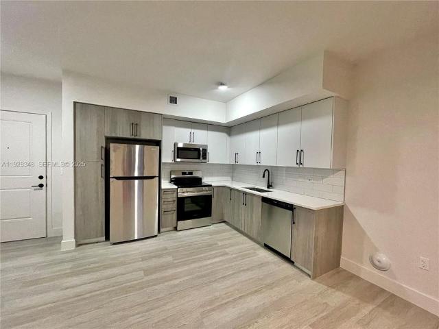 Luxury apartment complex for rent in Miami, Florida