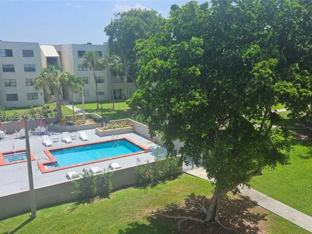 Luxury apartment complex for rent in Miami, Florida