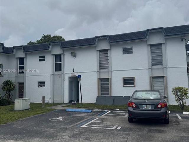 Luxury apartment complex for rent in Miami, Florida