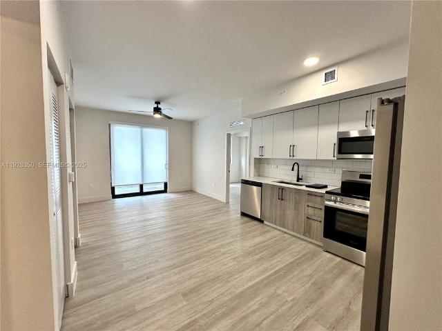 Luxury apartment complex for rent in Miami, Florida
