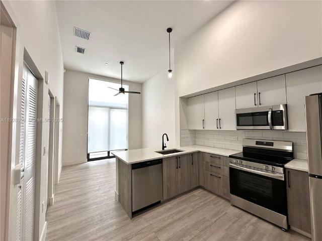Luxury apartment complex for rent in Miami, Florida