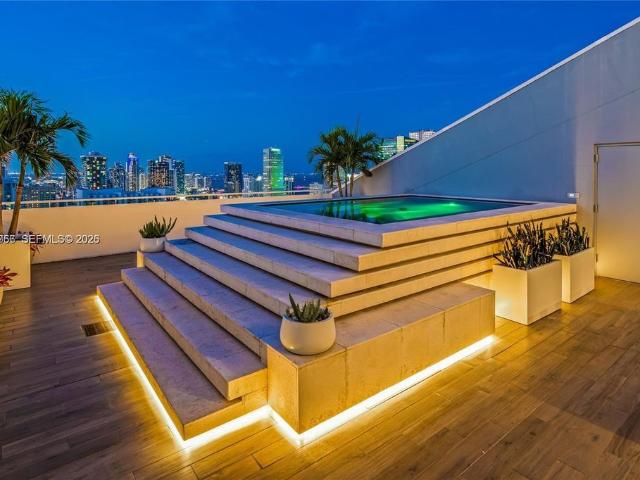 Luxury apartment complex for rent in Miami, Florida