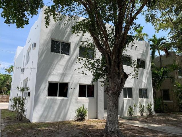 Luxury apartment complex for rent in Miami, Florida