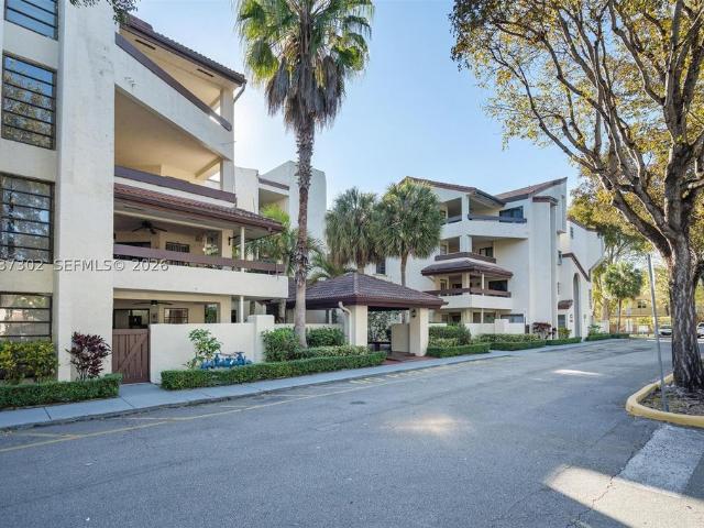 Luxury apartment complex for rent in Miami, Florida