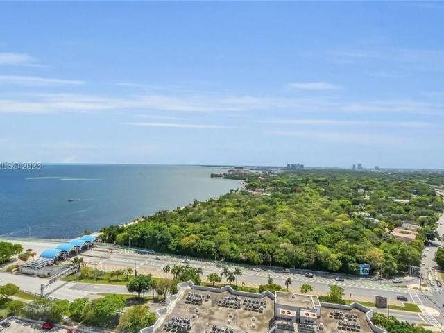 Luxury apartment complex for rent in Miami, Florida