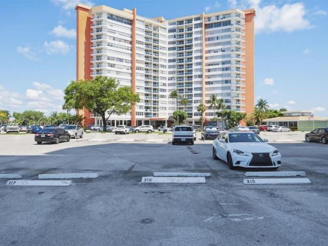 Luxury apartment complex for rent in Miami, Florida