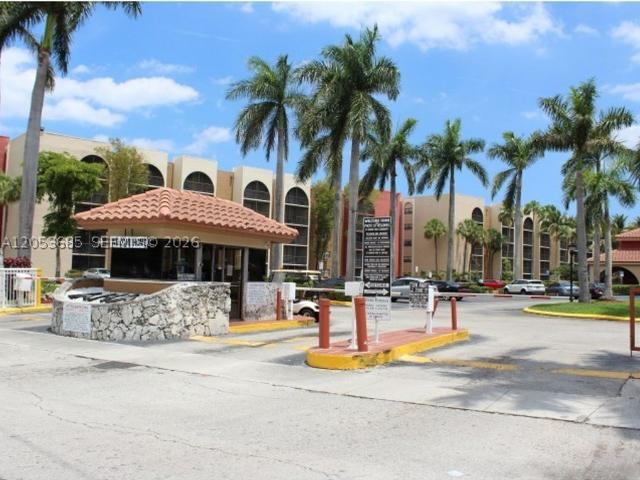 Luxury apartment complex for rent in Miami, Florida