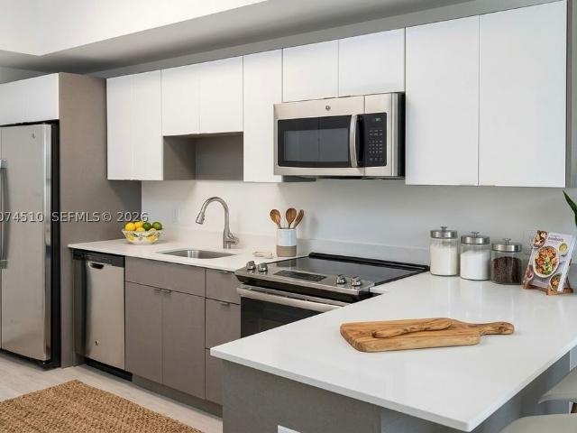 Luxury apartment complex for rent in Miami, Florida